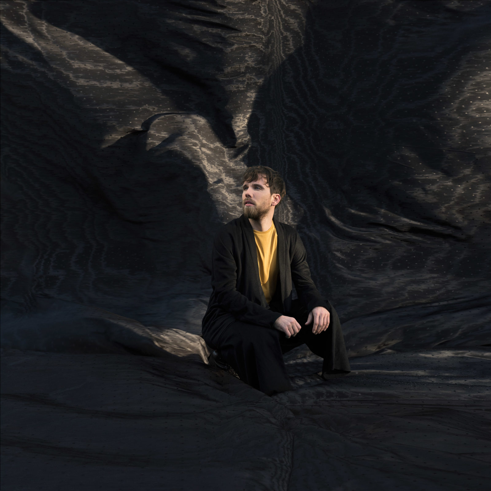 LAAKE : « Le noir est très présent dans cet album » - Manifesto XXI