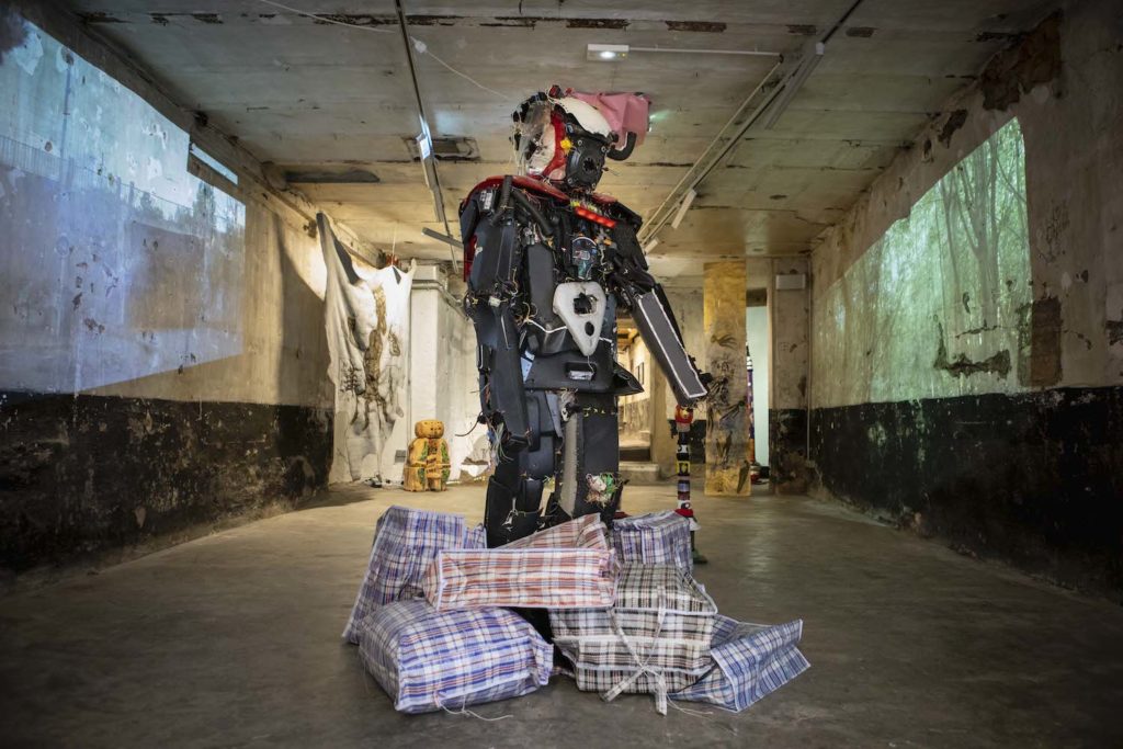 À Strasbourg, l’exposition Maison de Force explore l’être en puissance ...