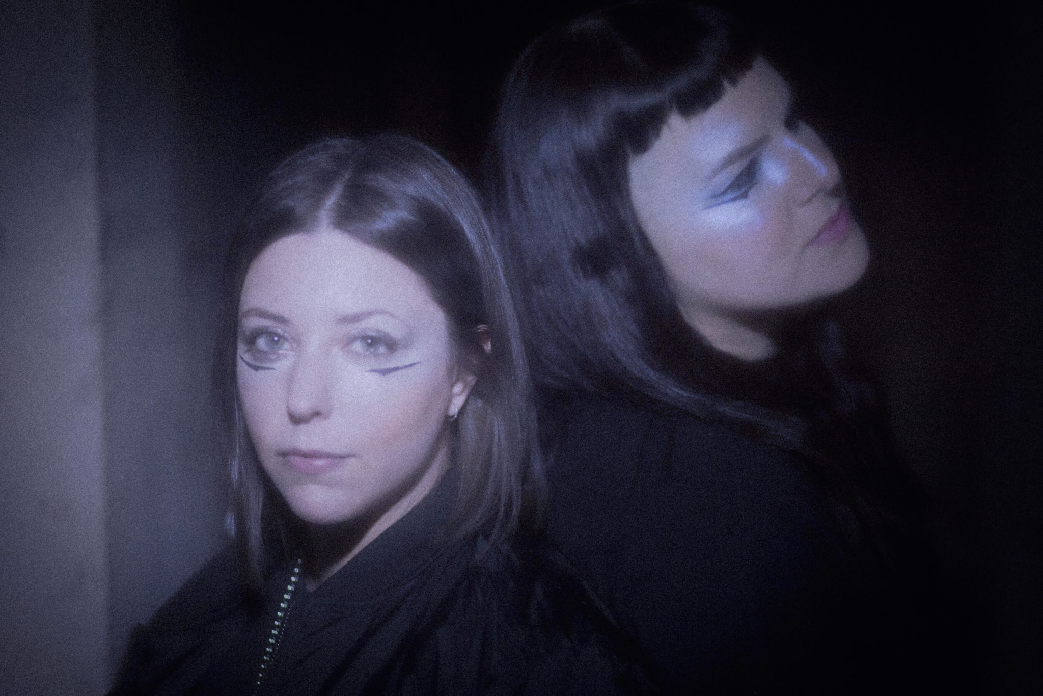 Minuit Machine: Rencontre entre darkwave et EBM - Manifesto XXI